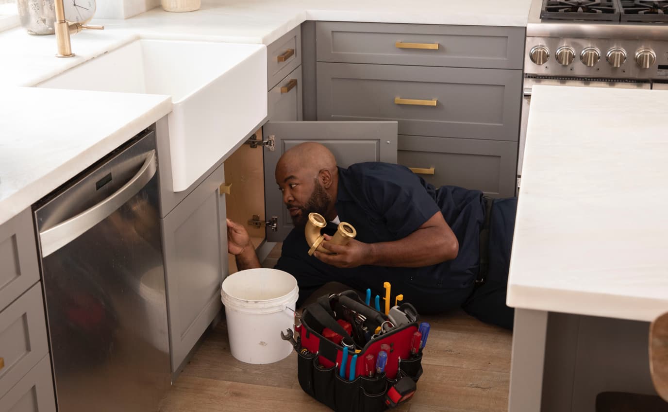 GPS Fleet Tracking to Support Plumbing Companies | Verizon Connect