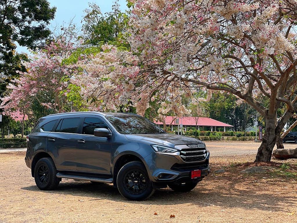 MU-X นี่แทบจะไม่ใช่รถอยู่แล้ว แทบจะเป็นสมาชิกในครอบครัวของเราอยู่แล้ว ...