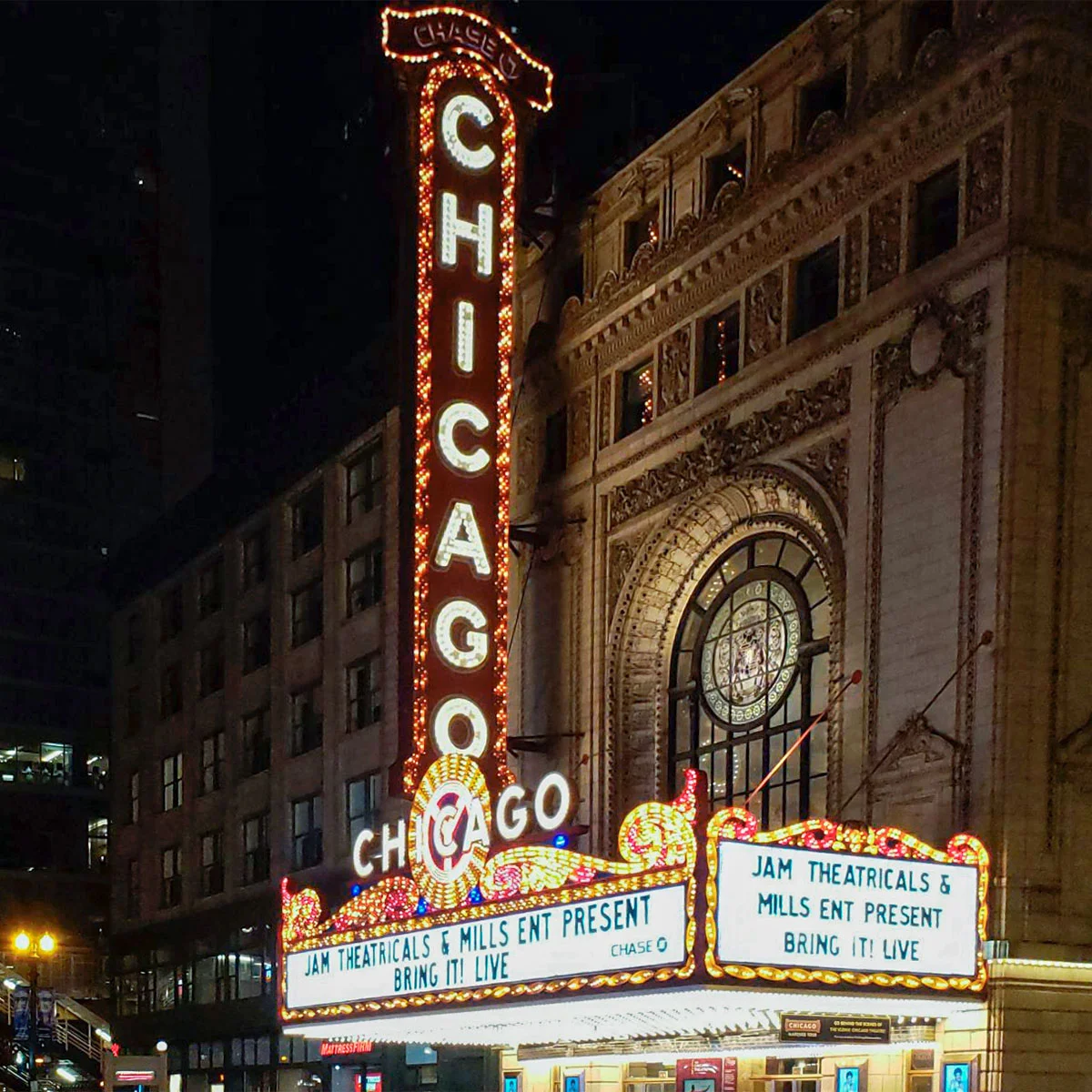 Epic things to do in Chicago at night