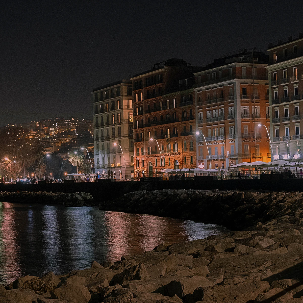 Epic things to do in Naples at night