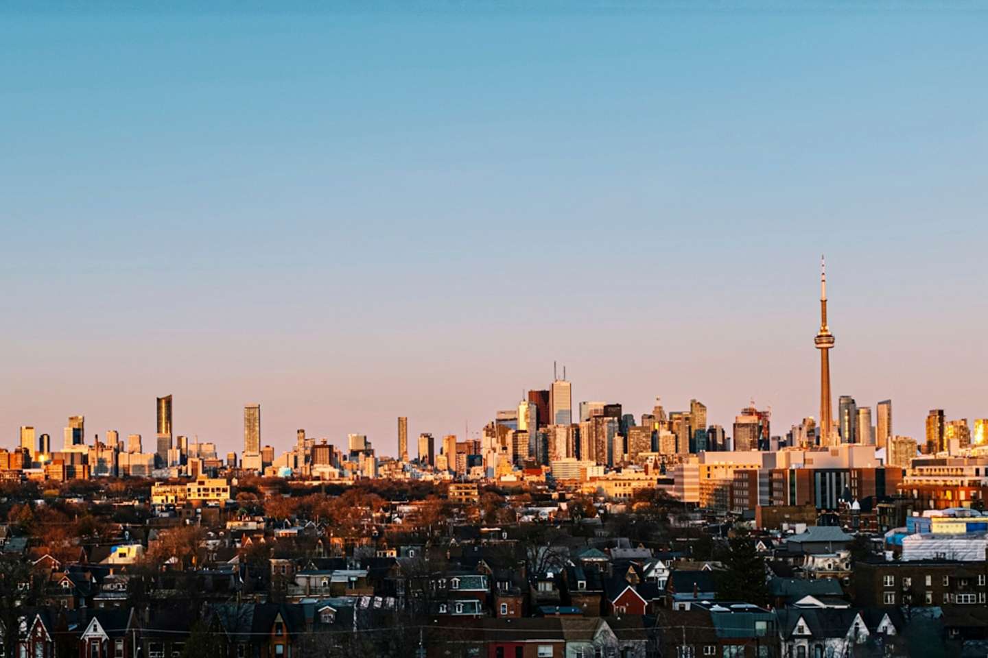 Top 10 Most Romantic Things To Do in Toronto