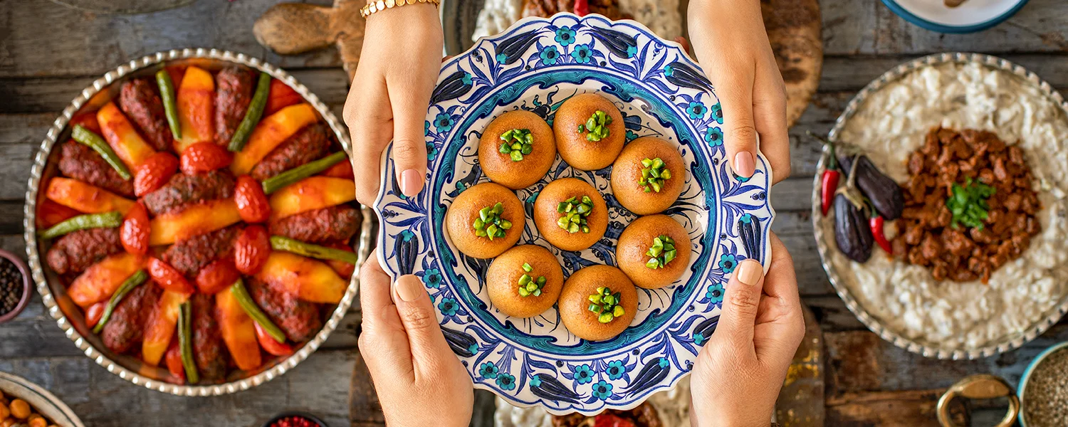 The Tastiest Food in Dubai: 10 Must-Try Local Dishes