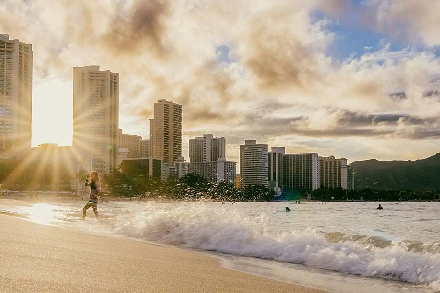 8 Awesome Things To Do in Honolulu at Night