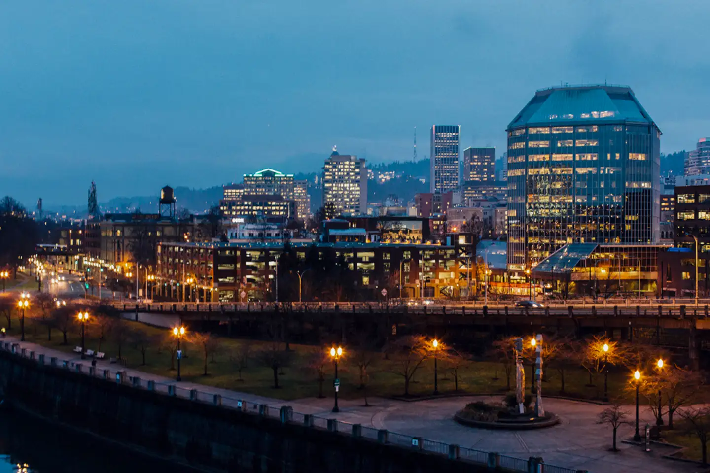 8 Epic Things To Do In Portland, Oregon At Night