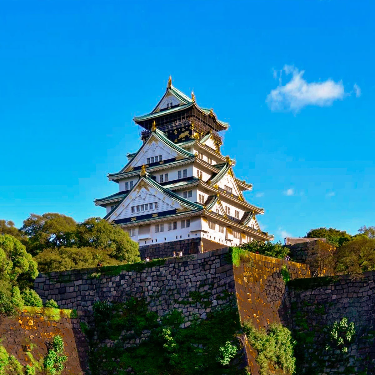 10 enchanting fairytale castles around the world