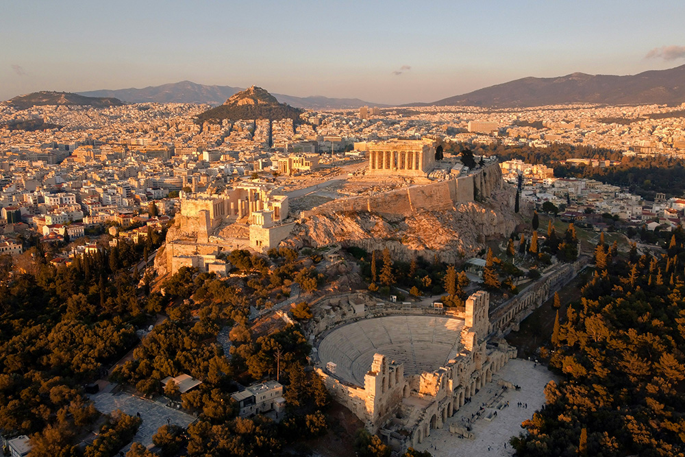 The Best Way to Get Around Athens: 5 Tips and Tricks