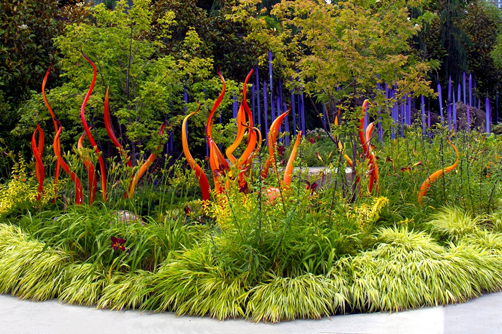 A Complete Guide To Seattle's Chihuly Garden and Glass
