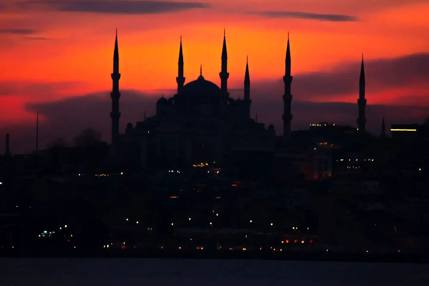 9 Epic Things To Do In Istanbul At Night