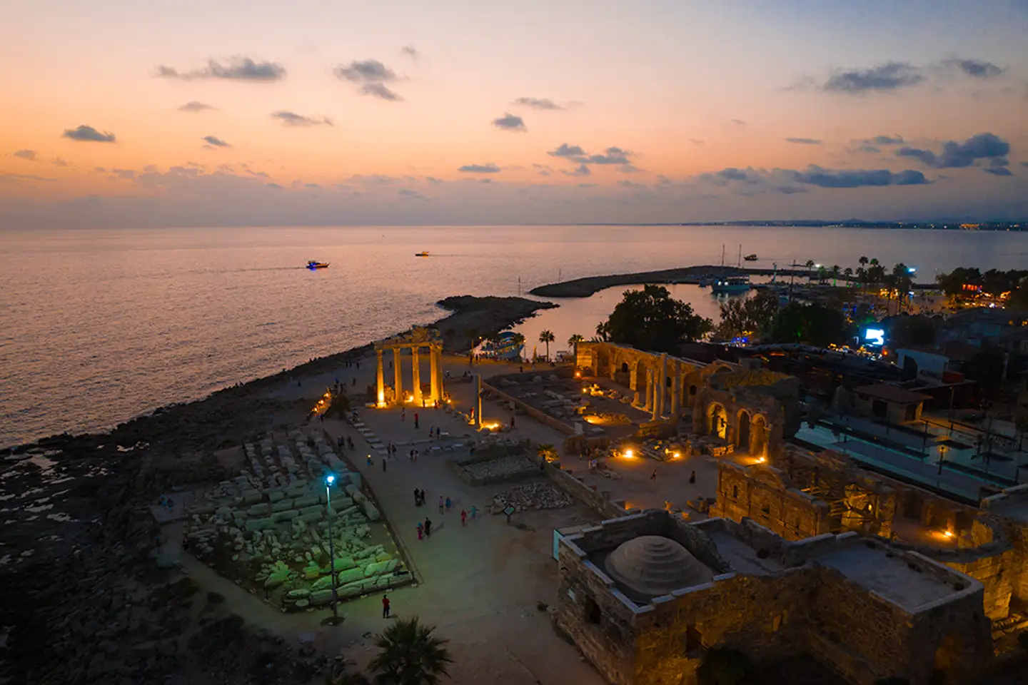 6 Epic Things to Do in Side at Night