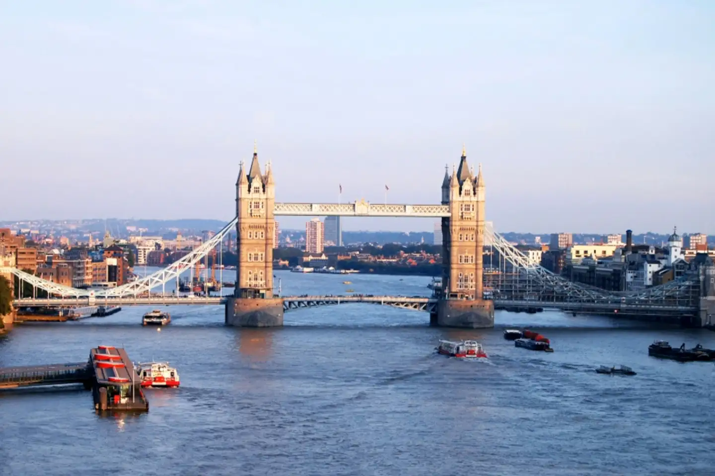 ロンドンの魅力的な橋8選