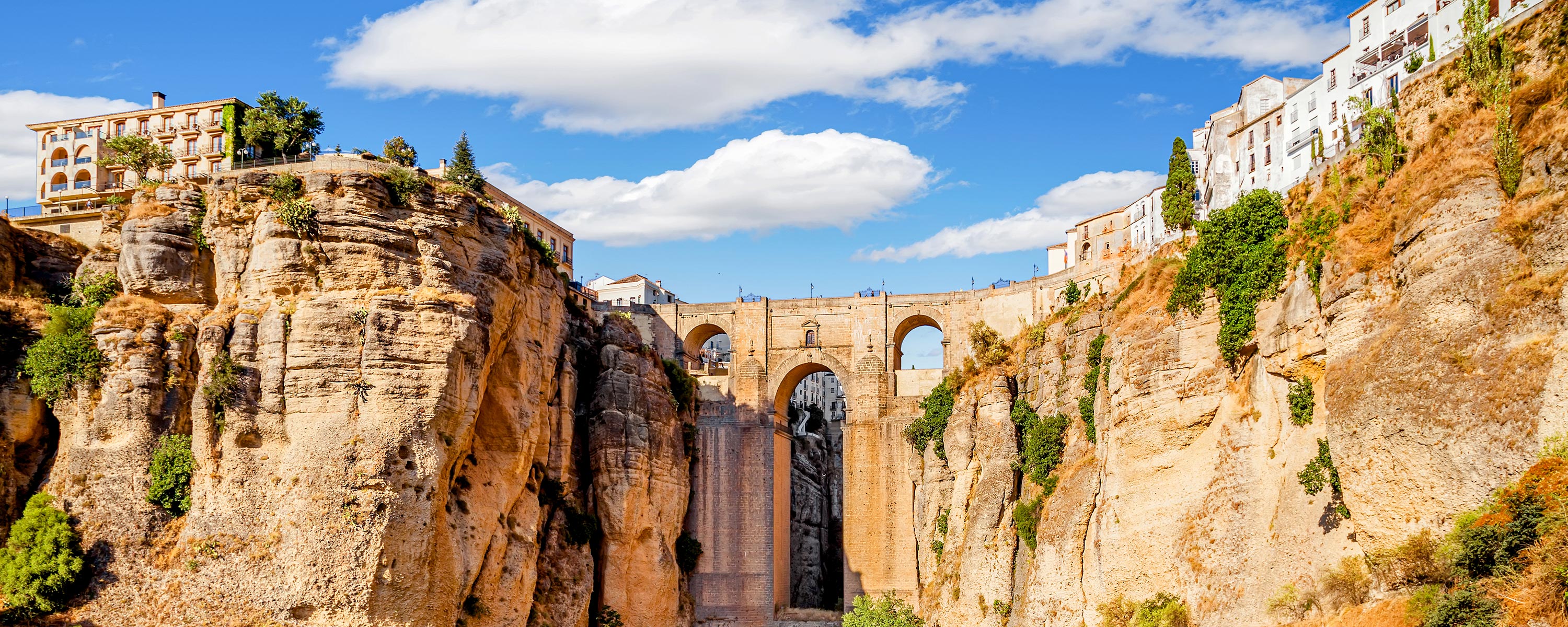GetYourGuide | Find the best views and flavors in Málaga with Cristina