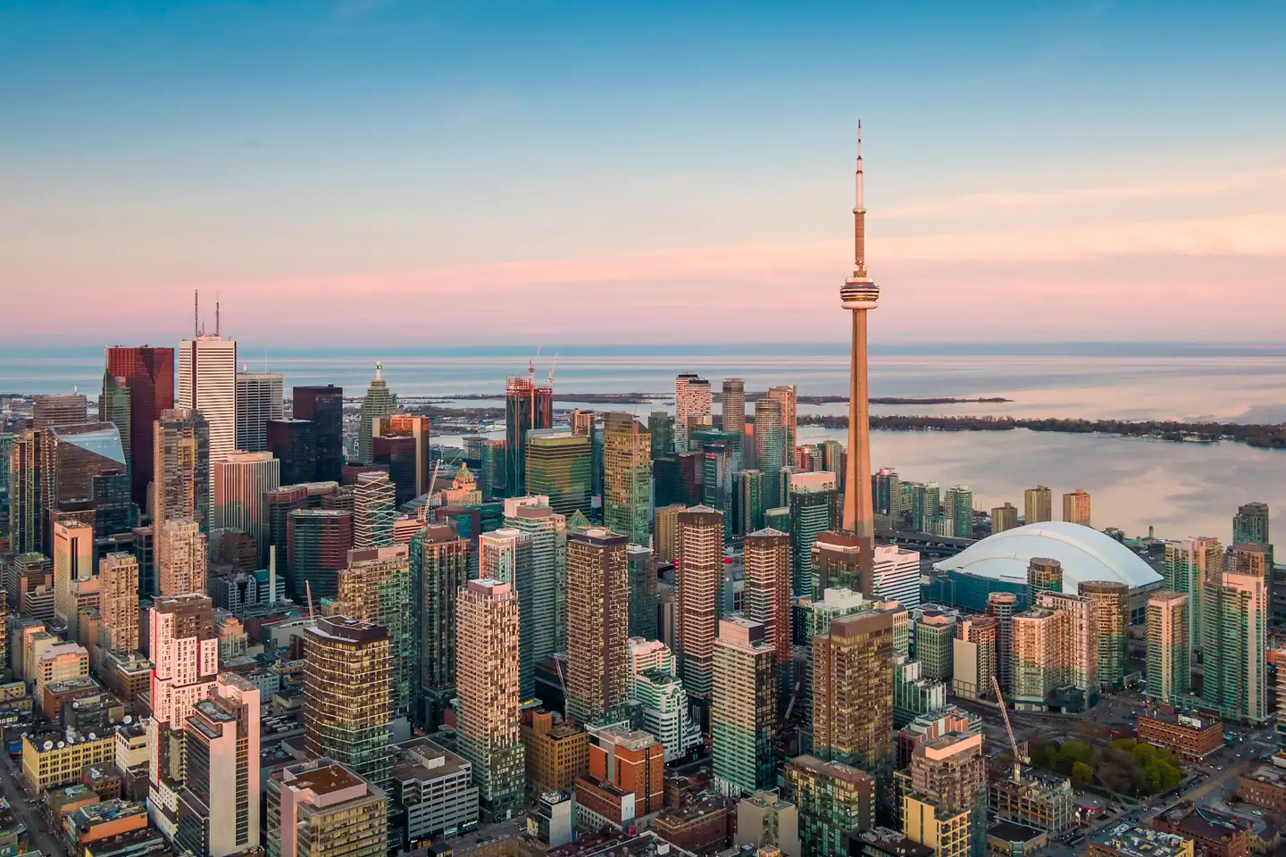 8 Unmissable Toronto Landmarks and Historic Sights