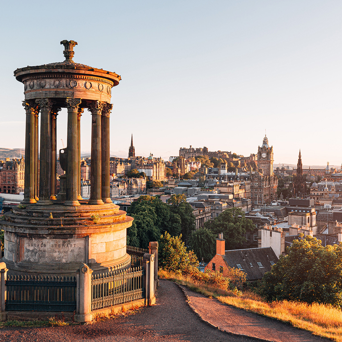 Epic things to do in Edinburgh at night