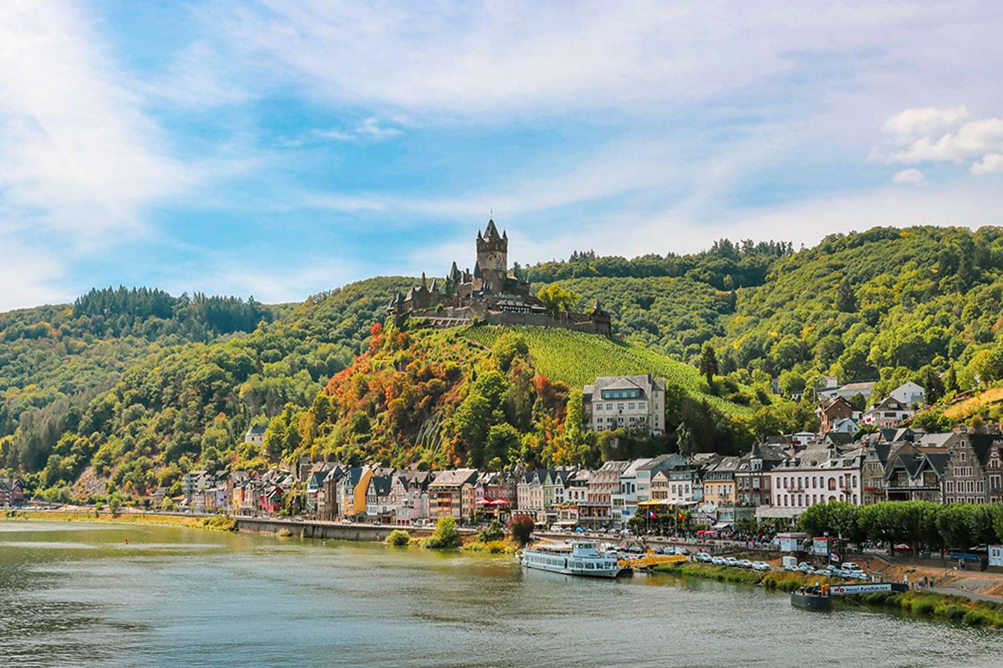 Drinking Wine in Mosel: The Top Varieties to Try