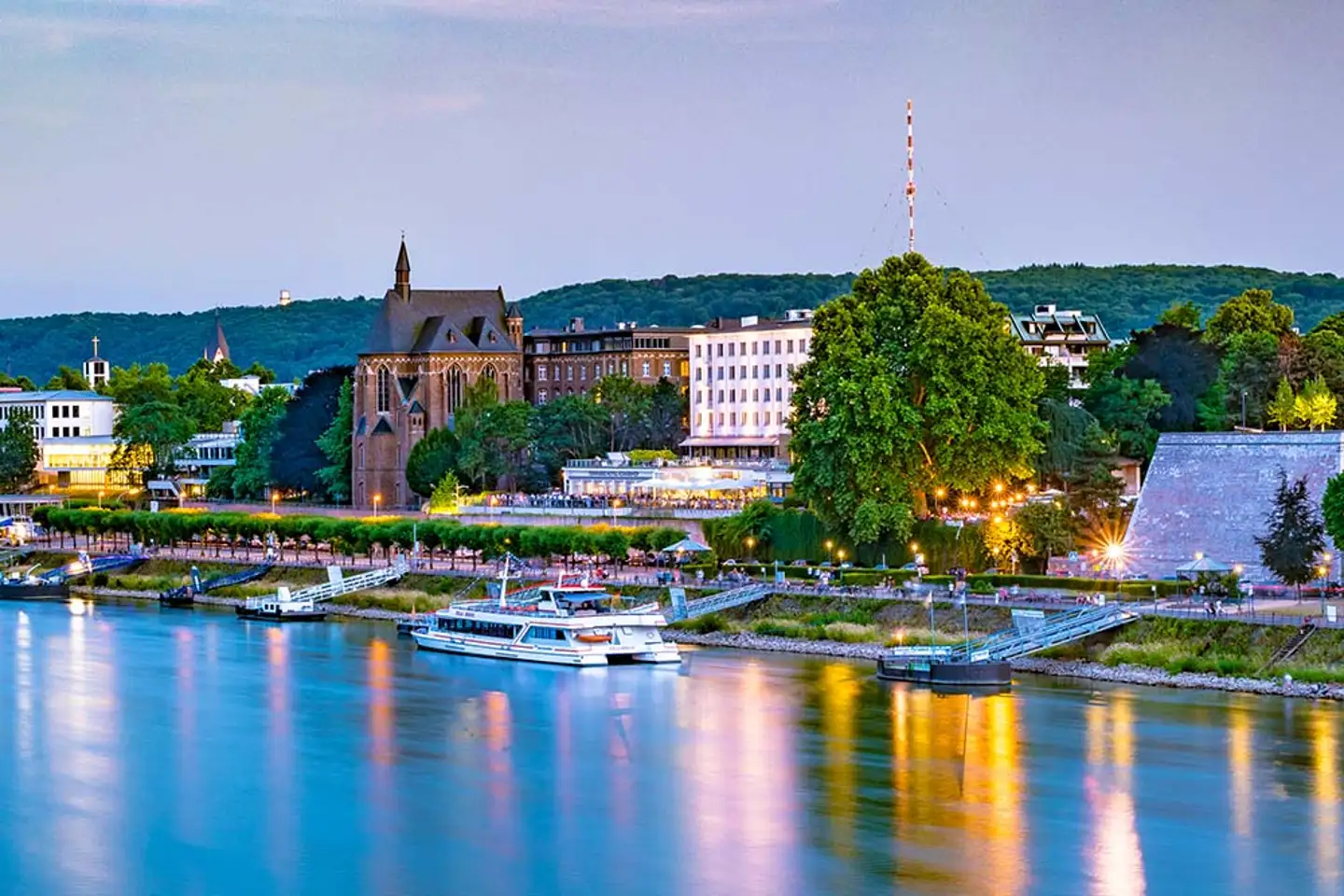 8 Ways To Experience Bonn at Night