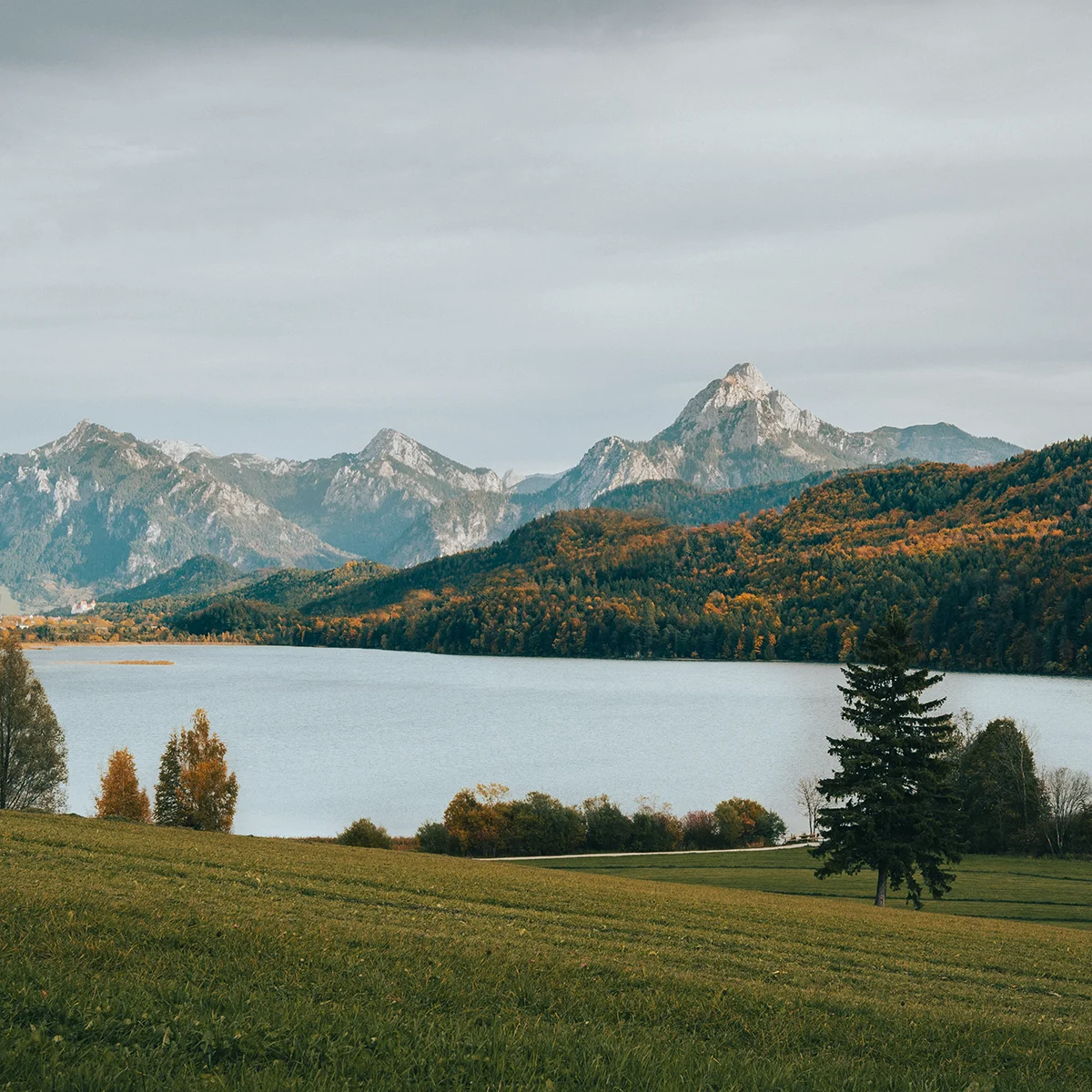 12 best places to see fall foliage around the world