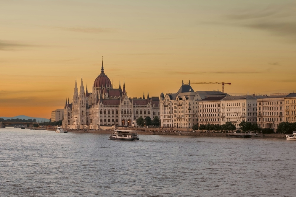 8 Sunset Spots in Budapest You Won’t Want to Miss
