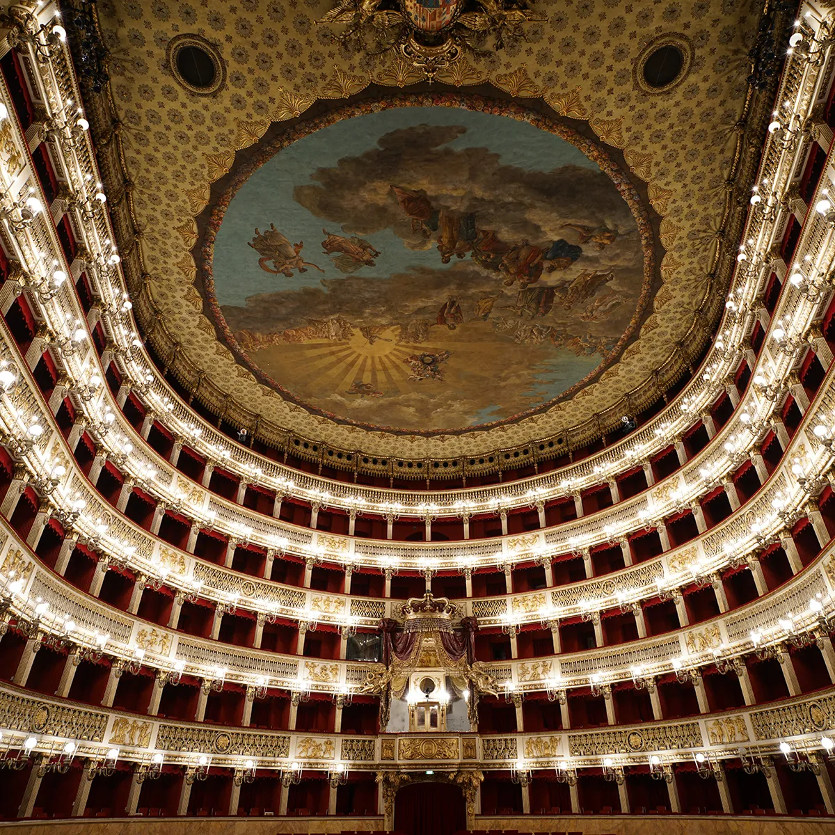 Epic things to do in Naples at night