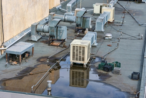 How you can prevent a roof leak in commercial property | SERVPRO