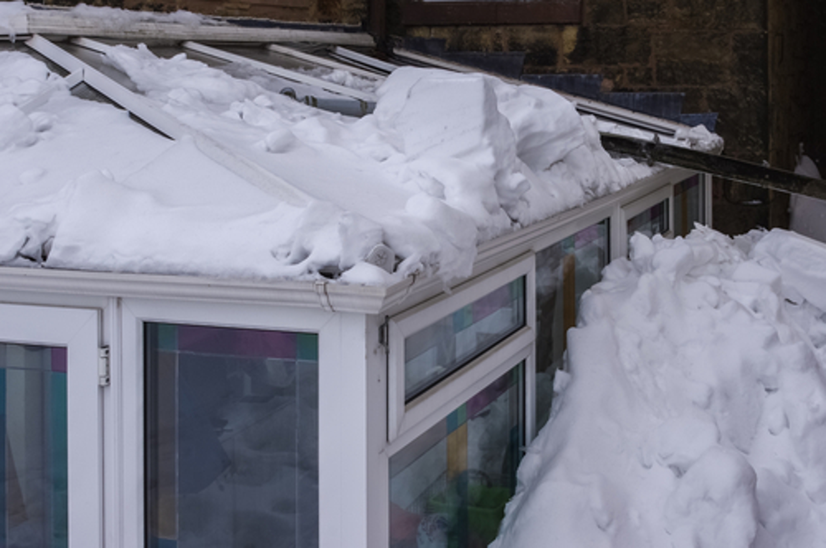 Heavy snow and snow drifts can cause home damage | SERVPRO