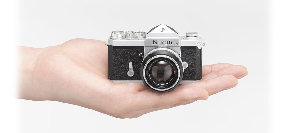 Nikon Cámara Nikon F en Miniatura del 100° Aniversario de Nikon ...