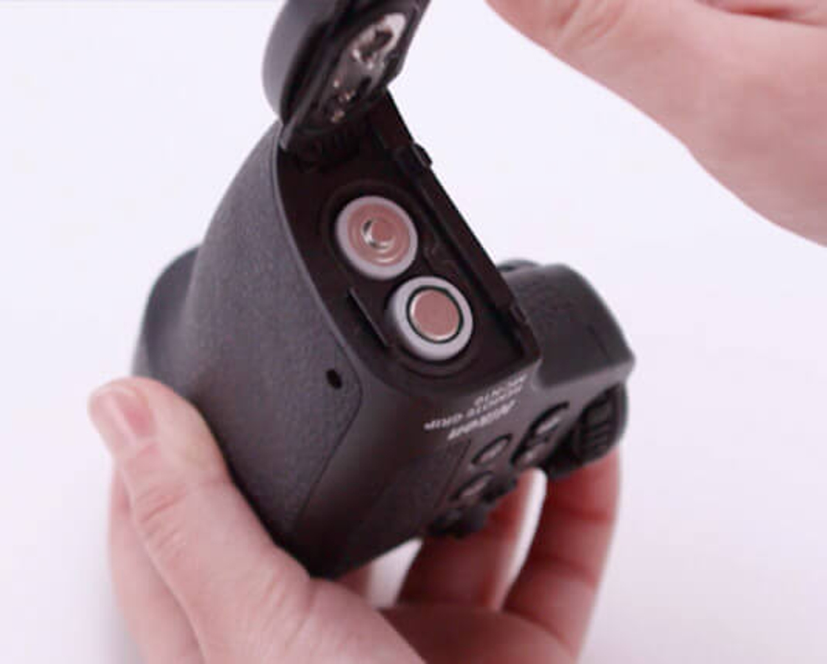 Nikon MC-N10 Remote Grip | Mirrorless Camera Accessories | Nikon USA