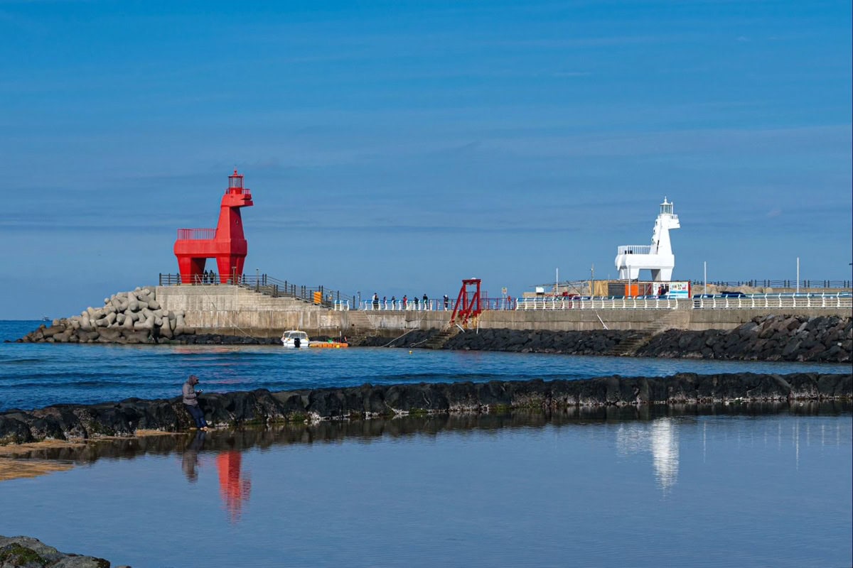 These Horse-Shaped Lighthouses Are Jeju’s Mane Attraction