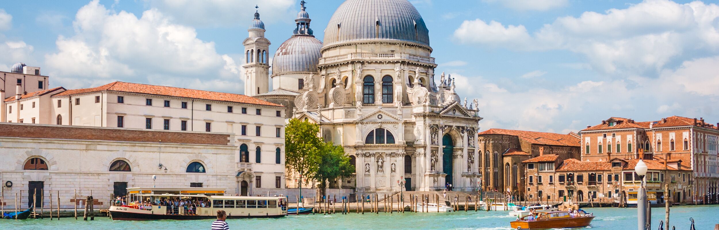 Flug til Feneyja á okkar besta verði | Icelandair