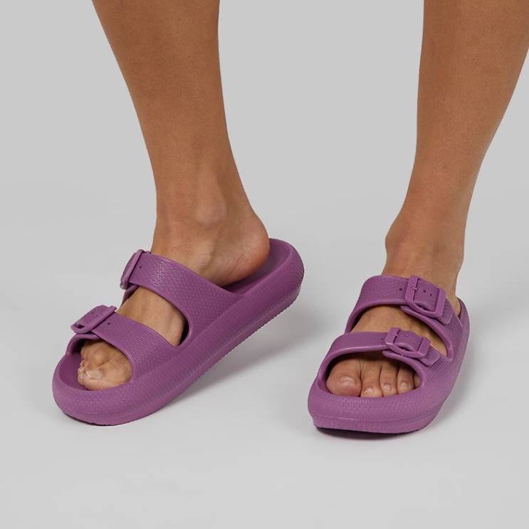 32 Degrees Buckle Slides $10 at Brad's Deals