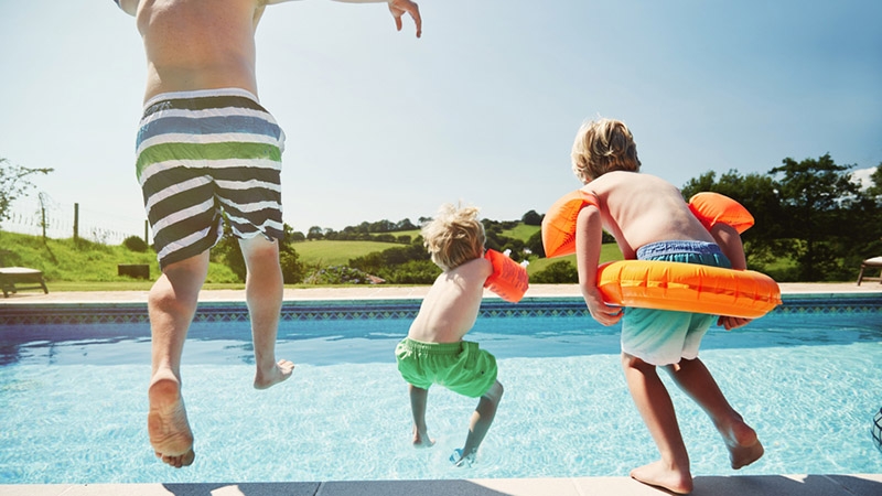 Top Tips for Saving on Summer Essentials | Brad's Deals