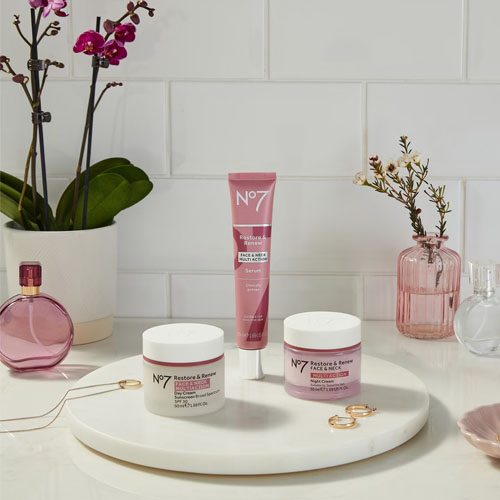 20% Off No7 Beauty Sets + Free Eye Cream