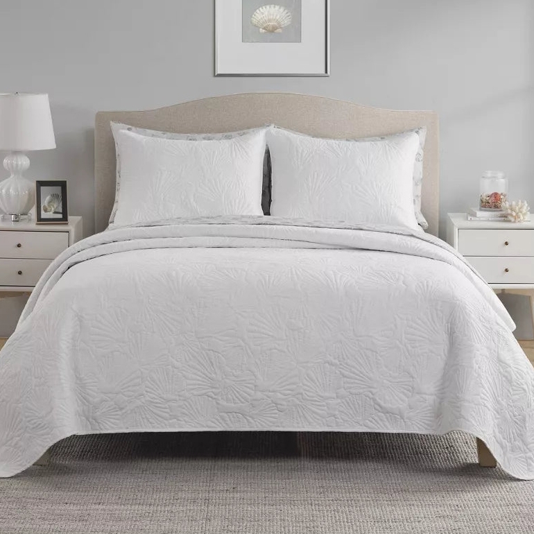 7pc Queen Quilt & Sheets Set $42 Shipped at Brad's Deals
