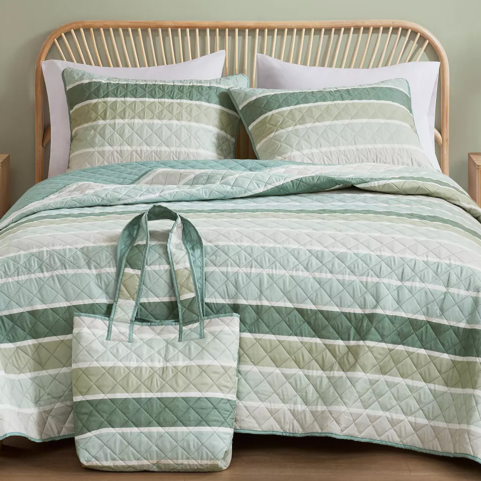 Holiday Quilt & Tote Set $30 in All Sizes at Brad's Deals