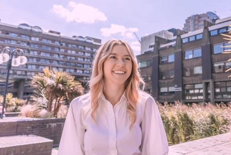 Step inside our world | Simmons & Simmons