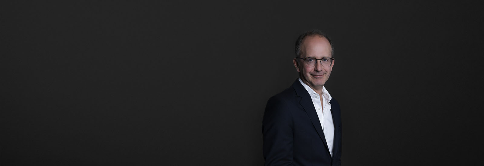 Handling case materials | Simmons & Simmons