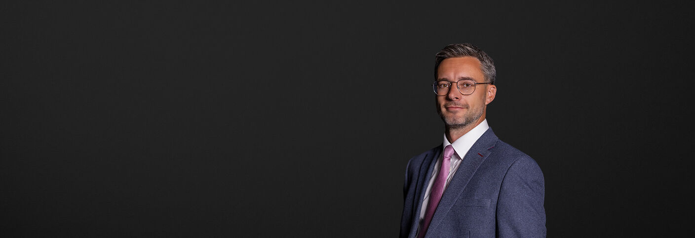 Tom Harkus | Simmons & Simmons