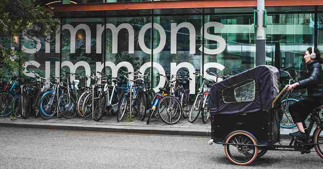 Simmons Legal Academy | Simmons & Simmons