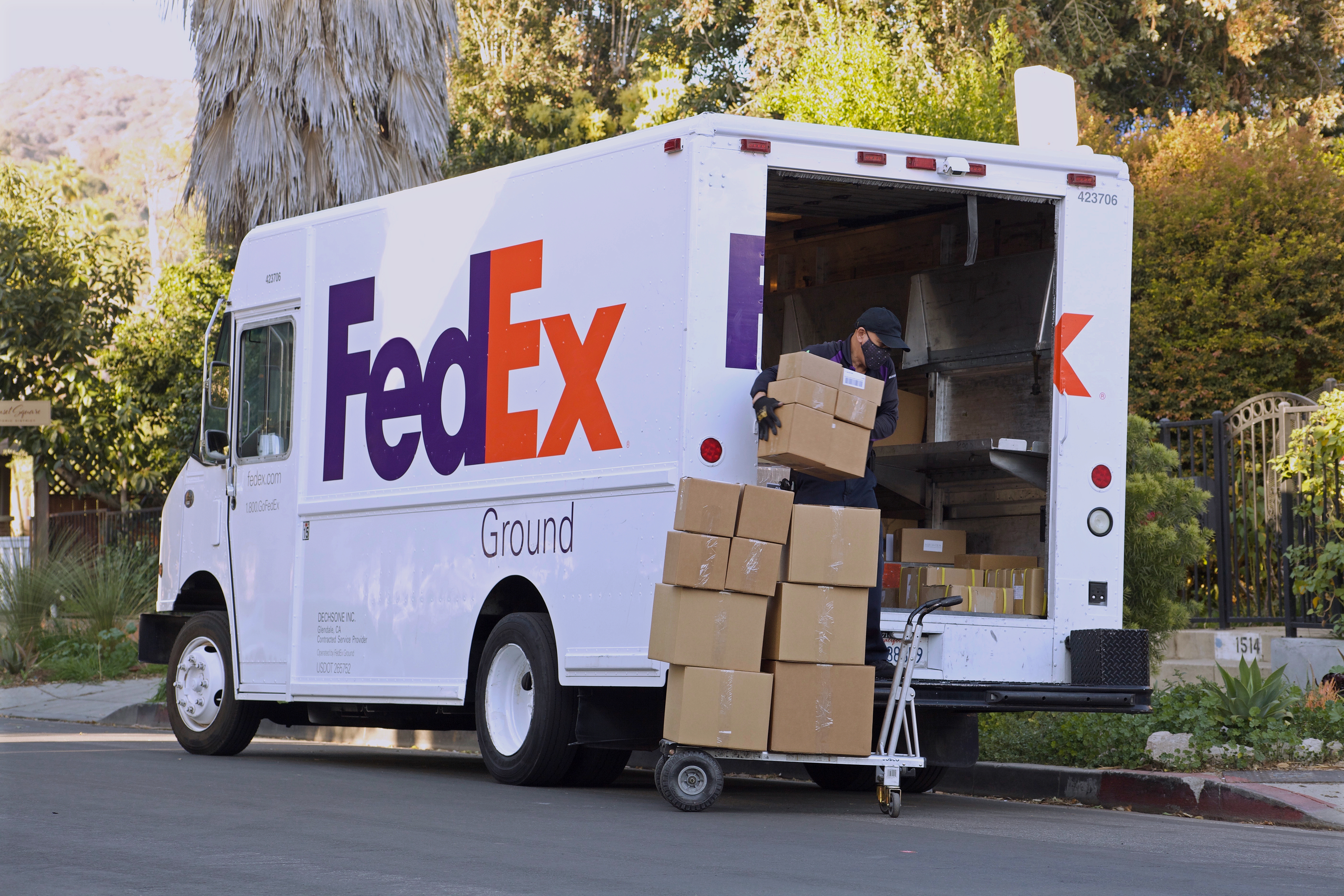 FedEx (FDX) Earnings Preview: Can They Package a Winner? | tastylive