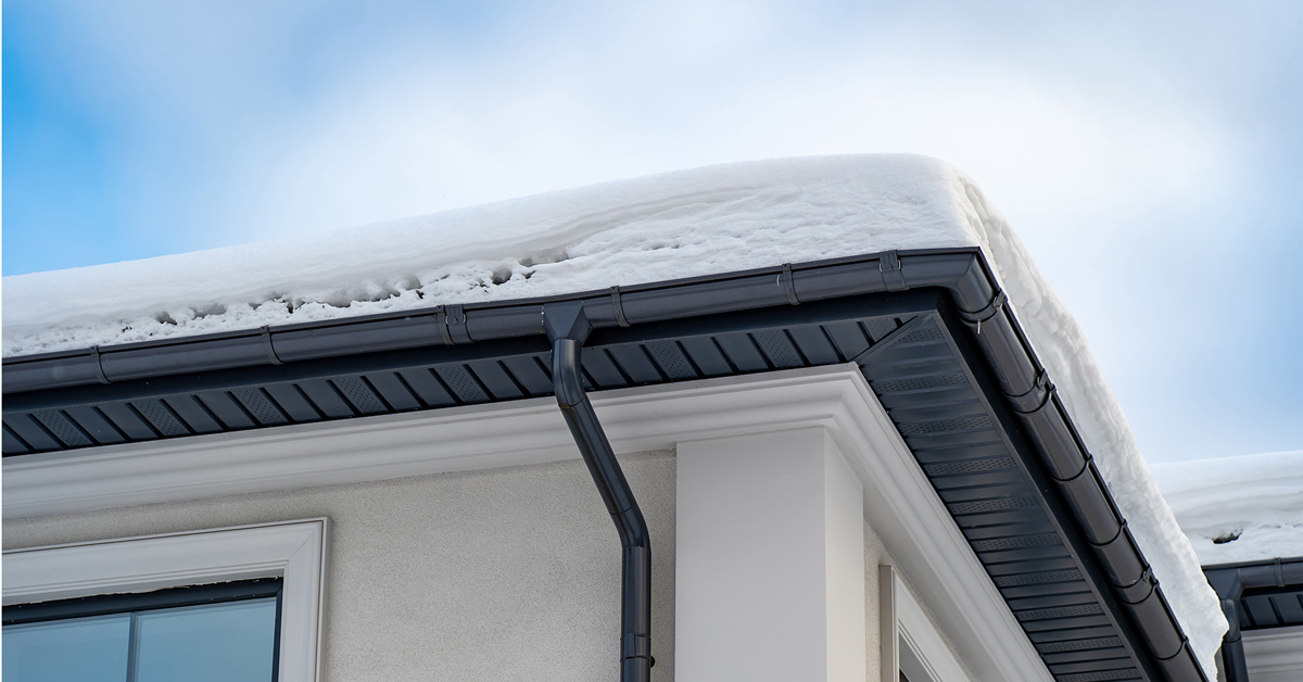 Quand votre toiture doit-elle être déneigée? | CAA-Québec