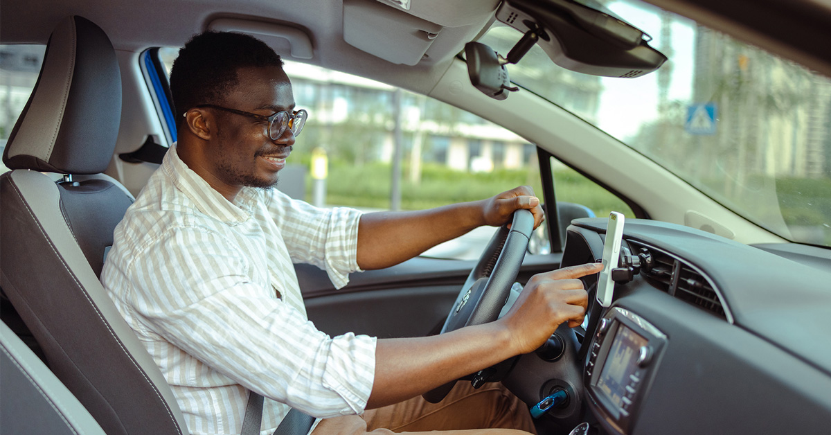 Mobile phone use while driving: your guide to obeying the Highway ...