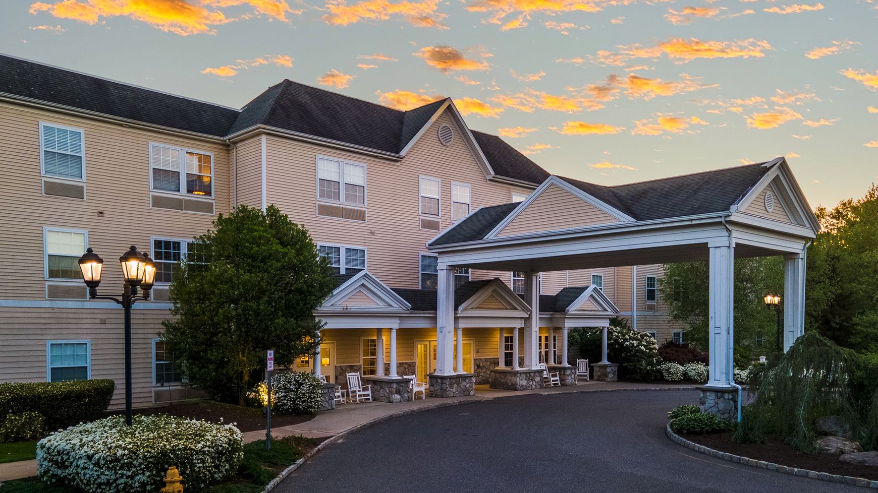 Senior Assisted Living in Trumbull, CT | Monarch Spring Meadows