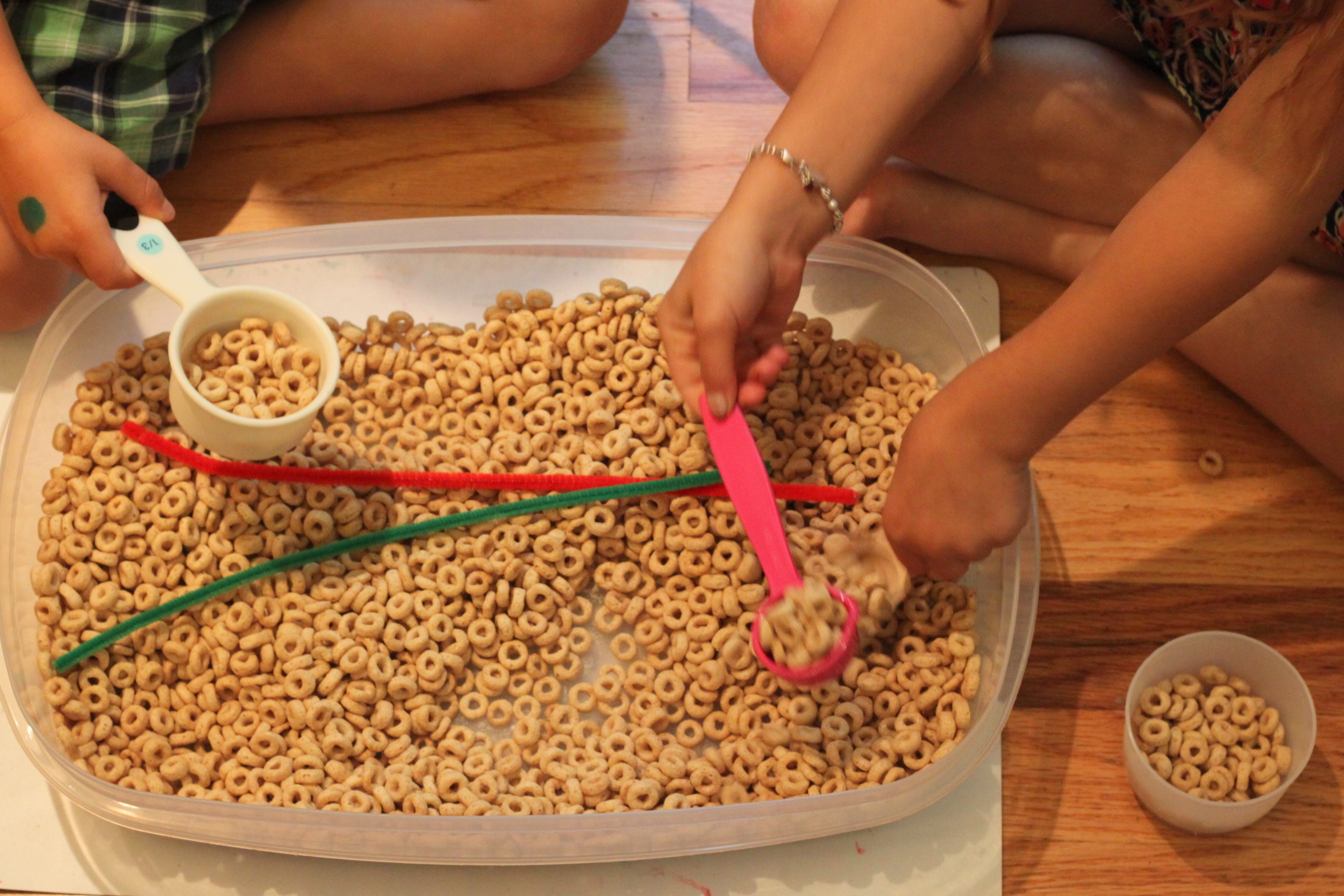 Cheerio Fun Box | DIY for Beginners | KiwiCo