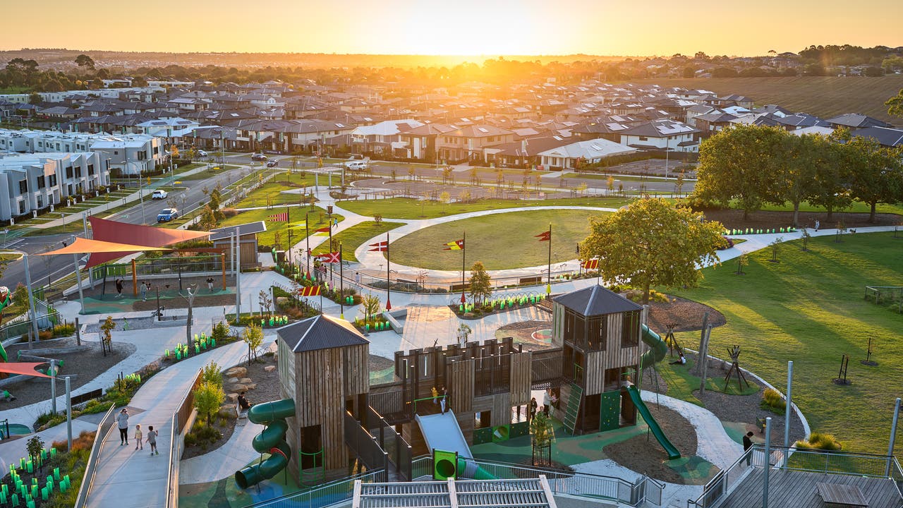 Minta Berwick: Balanced Lakeside Living | Henley Homes