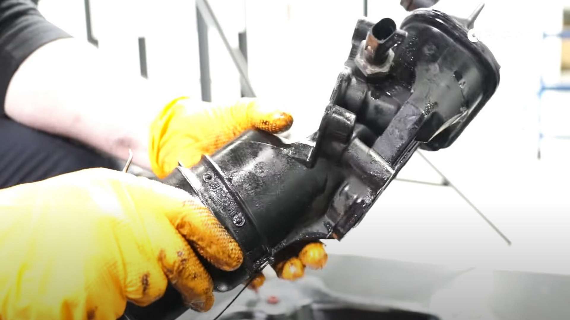 How To Replace A Mk5 Volkswagen GTI Oil Filter Housing (VW FSI EA113 ...