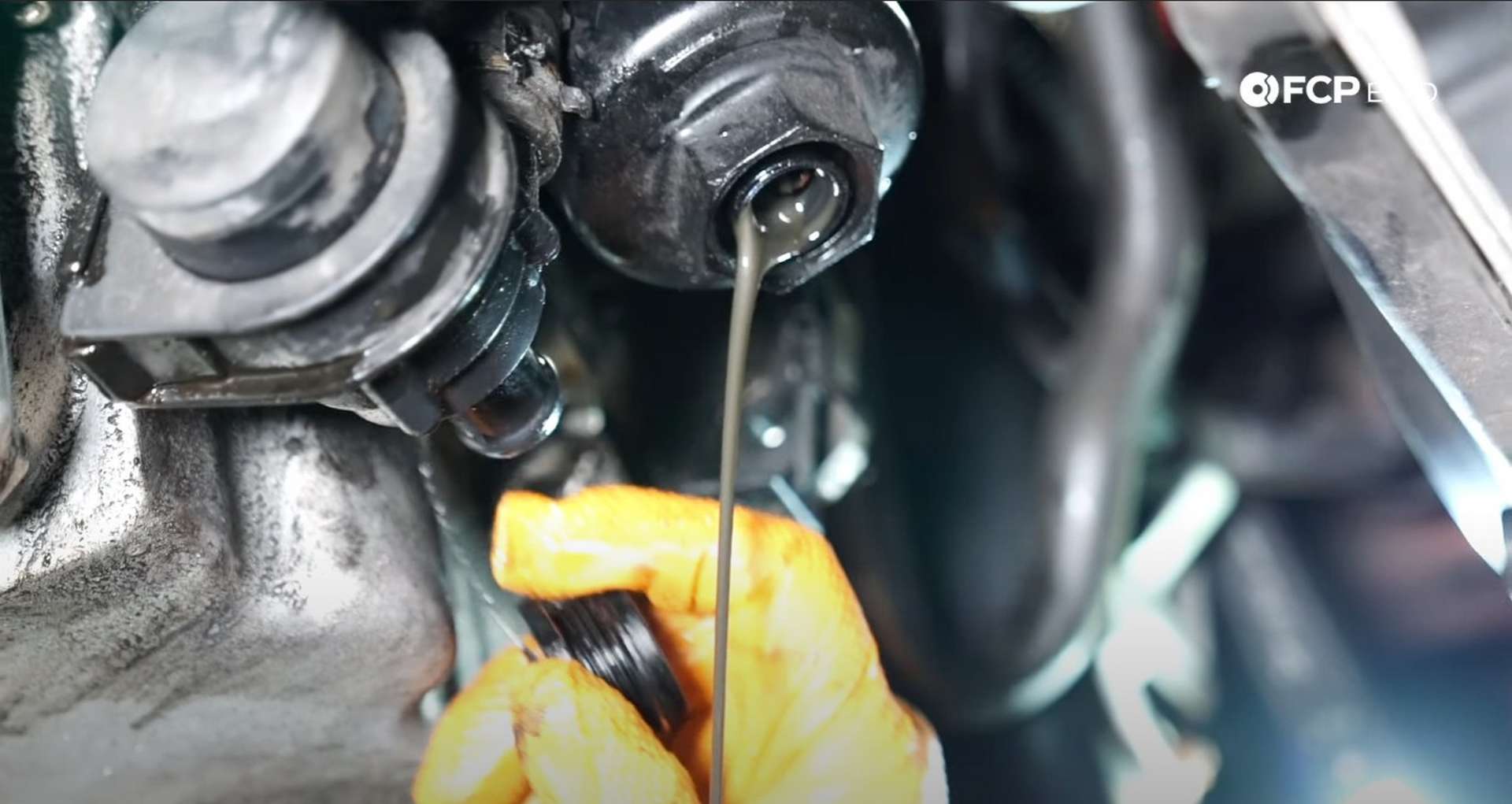 How To Replace A Mk5 Volkswagen GTI Oil Filter Housing (VW FSI EA113 ...