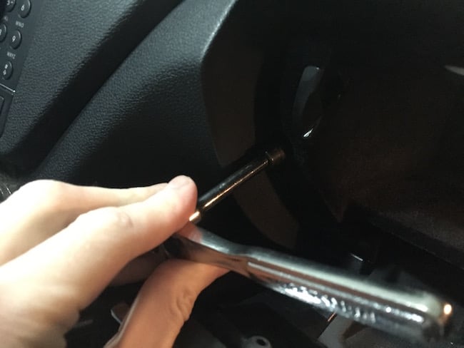 How to Hardwire a Radar Detector in a Mercedes-Benz C-Class (W204 ...