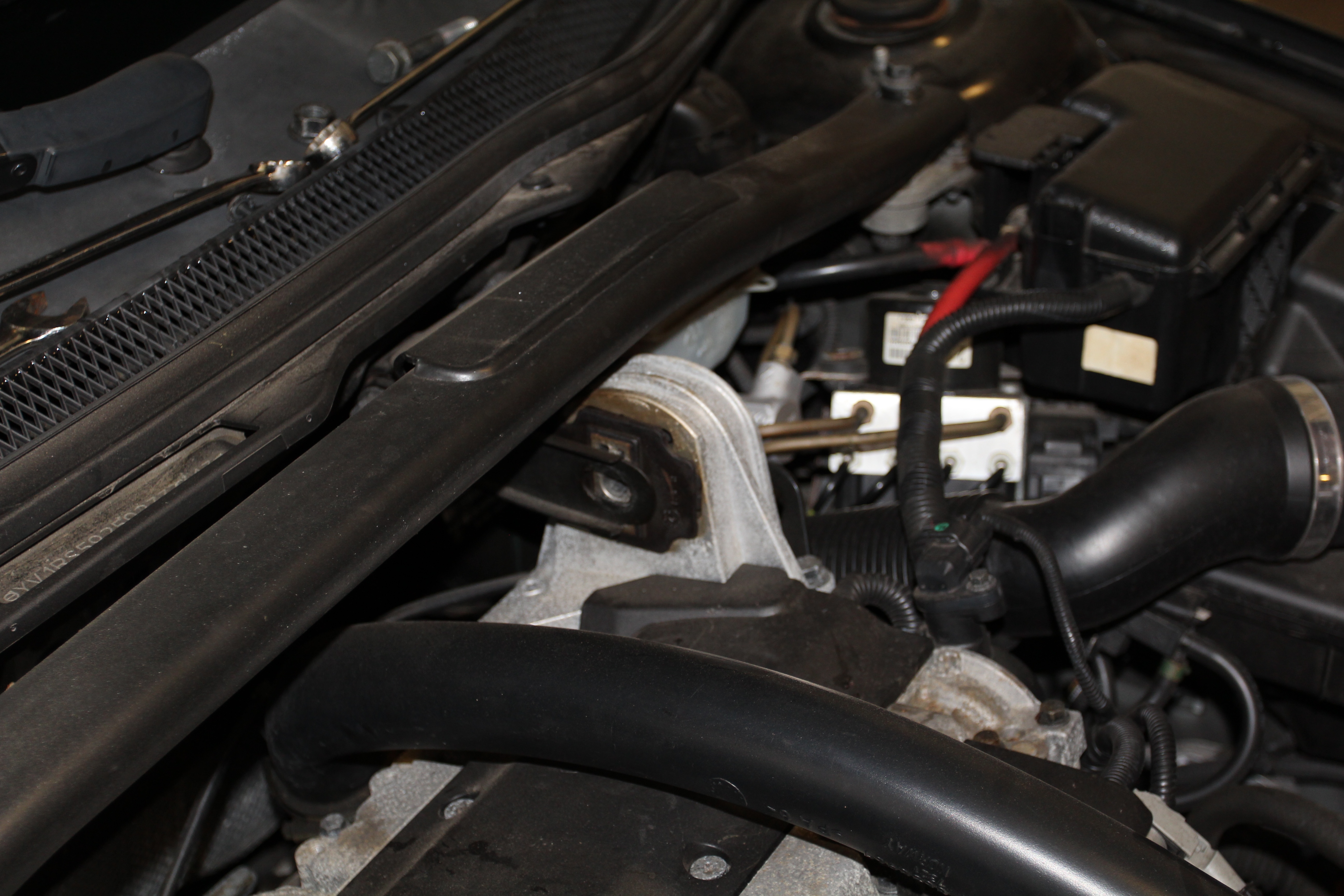 How To Replace The Upper Engine Mount On Your P2 Volvo | FCP Euro