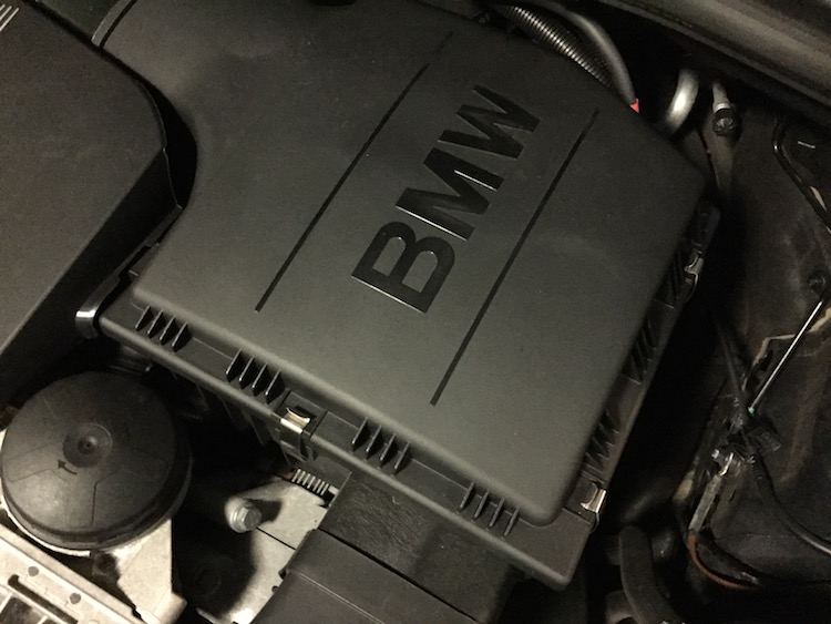 How to Install a Cold Air Intake on a BMW 335i/135i/X1 (E84, E90, E82 ...