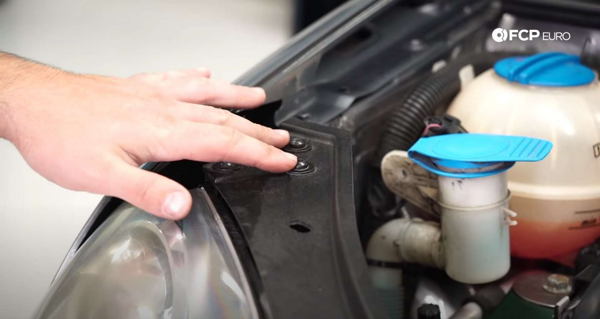 How To Replace A Volkswagen VR6 Valve Cover Gasket & PCV (Mk5 VW GTI ...