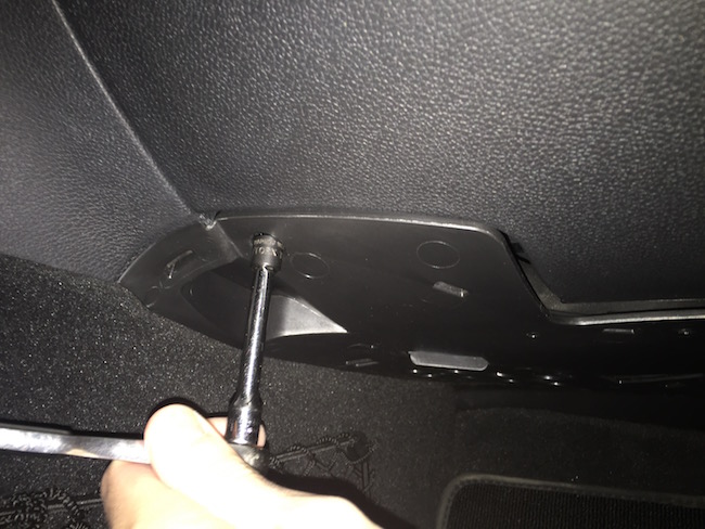 How to Hardwire a Radar Detector in a Mercedes-Benz C-Class (W204 ...